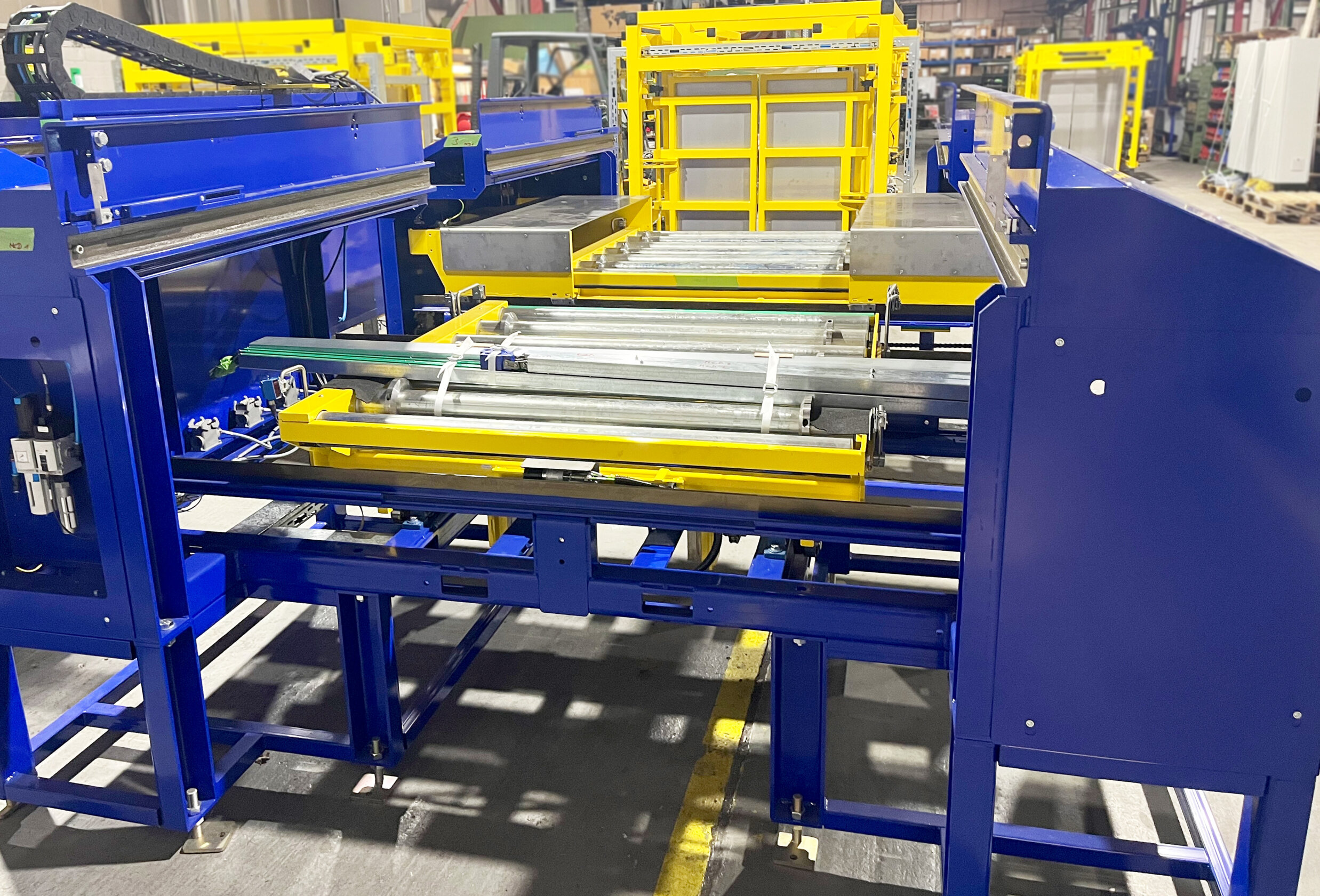 Fully automatic pallet changer for logistics center in Asia